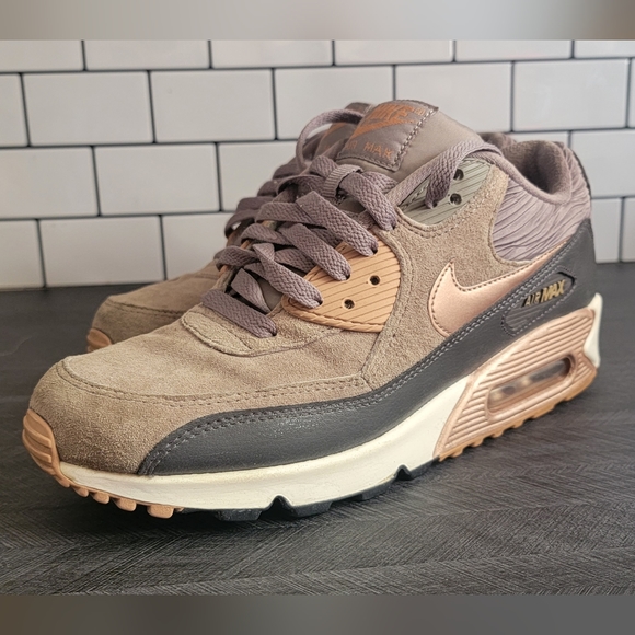 Nike | Shoes | Nike Air Max 9 Leather Sneaker | Poshmark